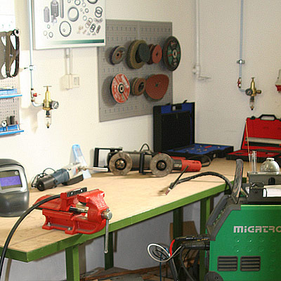 Demo center - Machines and tools for surface machining of metals ...